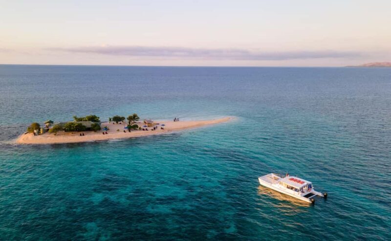 Denarau: Oolala Cruises Day Cruise - A Comfortable and Scenic Boat Ride