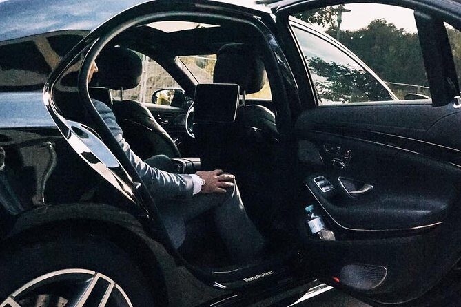 Departure Private Transfer: Gold Coast to Airport OOL in Business Car - Who Would Benefit from This Service?