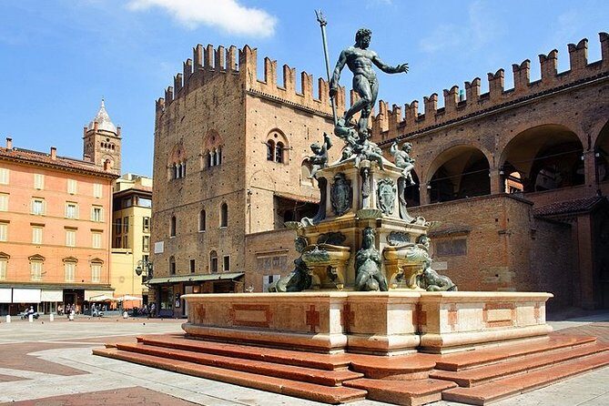 Departure Private Transfers: Bologna City to Bologna Airport BLQ in Luxury Van - Who is this experience best suited for?