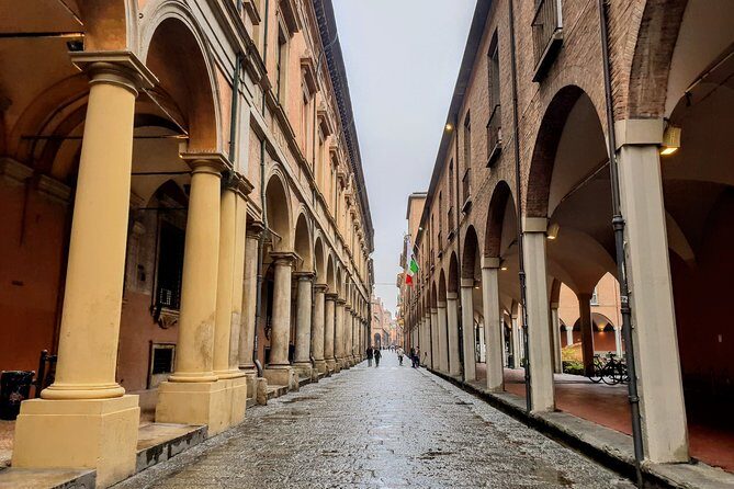 Departure Private Transfers: Bologna City to Bologna Airport BLQ in Luxury Van - FAQ