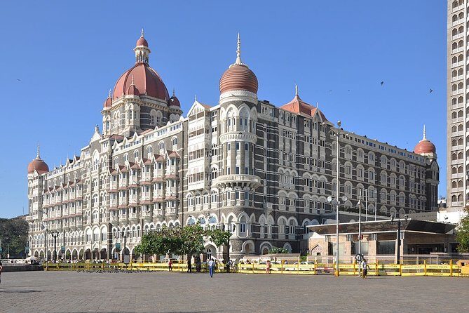 Departure Private Transfers: Mumbai City to Mumbai Airport BOM in Luxury Van - Meeting Points and Flexibility