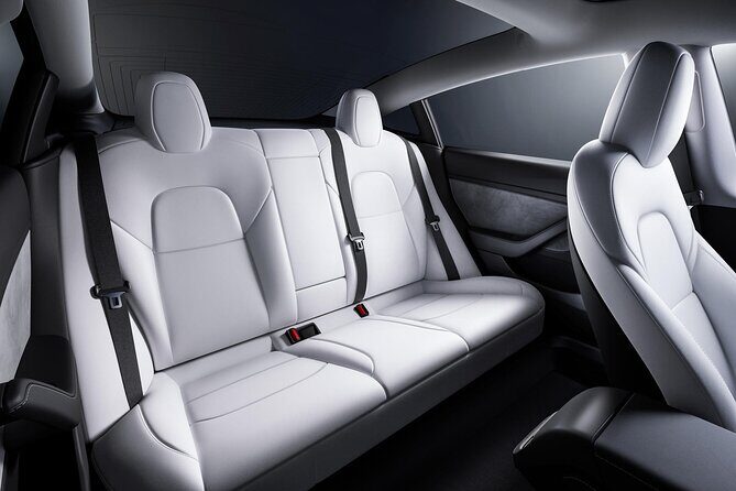 Departure transfer Montreal to Montreal Airport YUL by Car or SUV - The Sum Up