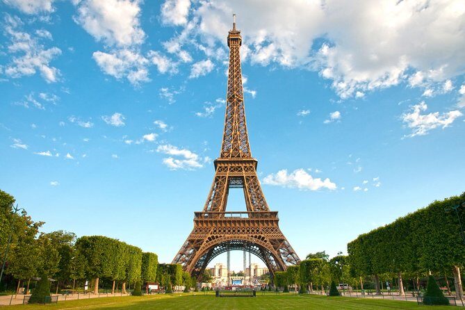 Departure Transfer: Paris Hotels to Paris Train Stations by Van - Key Points