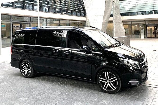 Departure Transfer: Rome to Fiumicino Airport FCO by Luxury Van - Introduction