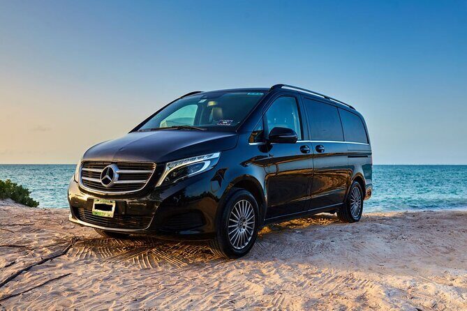 Departures in Mercedes Benz from Puerto Morelos to Cancun Airport - A Practical and Comfortable Ride between Puerto Morelos and Cancun Airport
