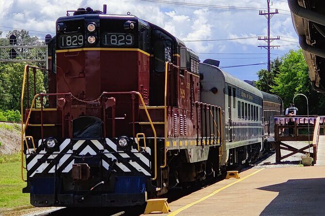 Derailed: Trolley Tour and Train Ride in Chattanooga - In a nutshell