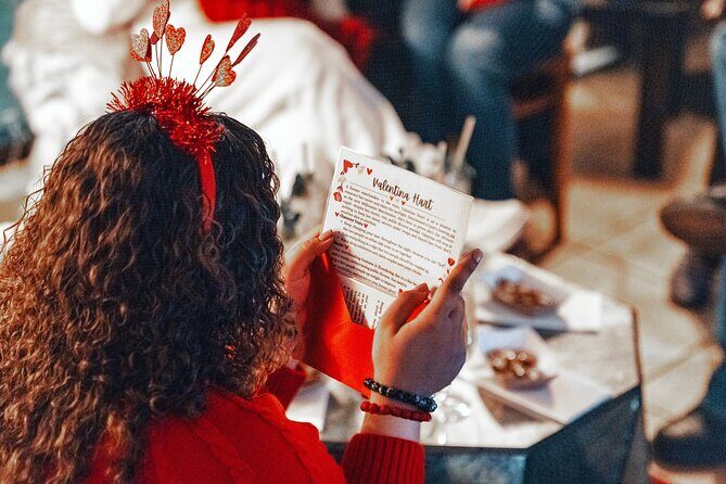 Derby Themed Murder Mystery Food Tour Experience in Louisville - The Concept: Food, Clues, and Character
