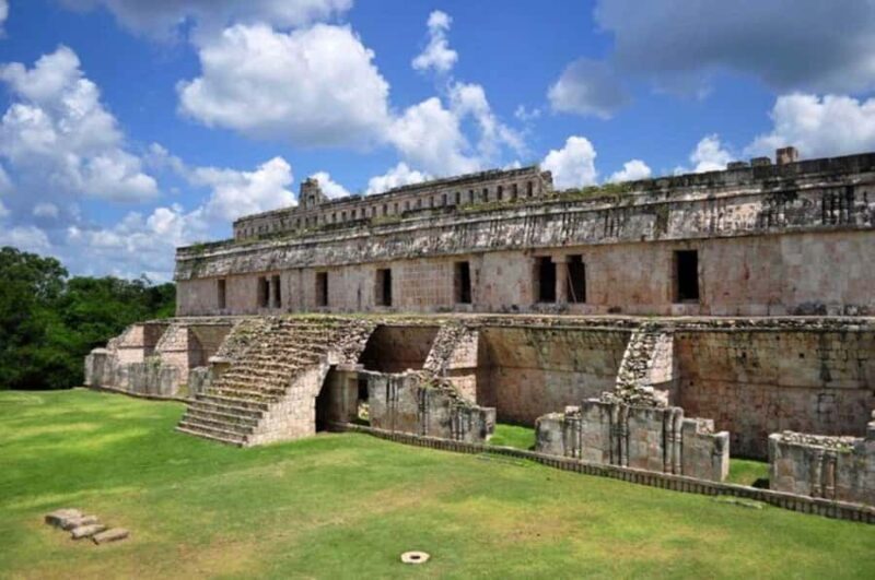 Desde Mérida: Uxmal y Kabah: Tour de un día con traslado - Key Points