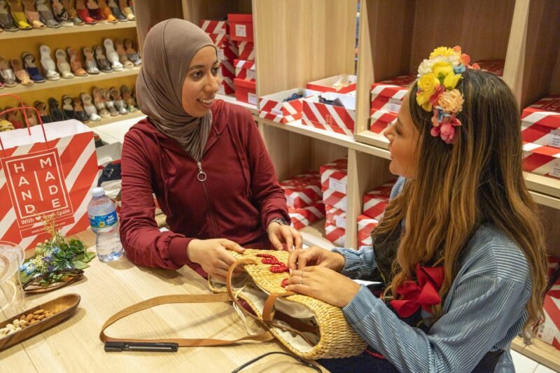 Design and Craft a Raffia Bag in Valencia - Key Points