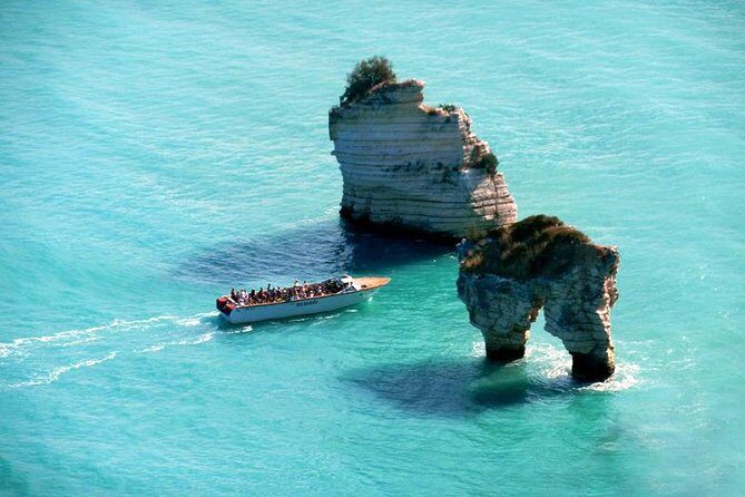 Desirèe experience. Visit of the marine caves of Vieste - Waiting for the Weather to Clear