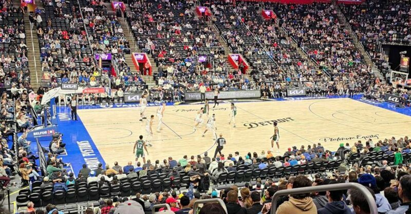 Detroit: Detroit Pistons Basketball Game Ticket - What to Expect from a Pistons Game Experience
