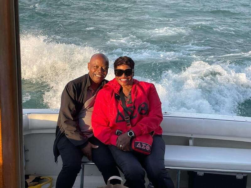 Detroit: Lake St. Clair Boat Cruise with Choice of Vessel - Customizable Experience and Add-Ons