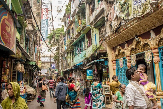Dhaka Popular Street Photography Tour - Blooming in Shahbagh: The Flower Market