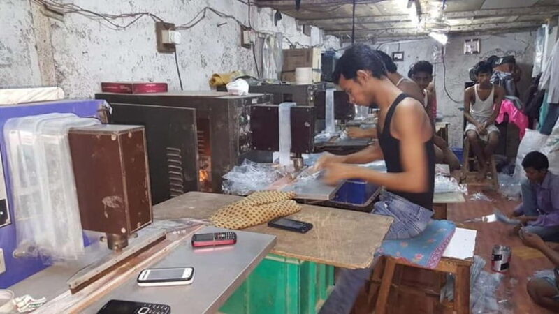 Dhobi Ghat Laundry and Dharavi Slum Tour with Local Train - Exploring Dhobi Ghat and Dharavi: What You Can Expect