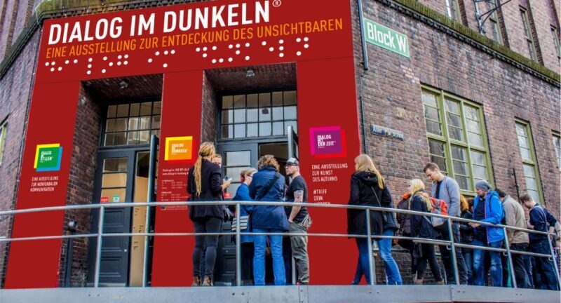 Dialog im Dunkeln (Dialogue in the Dark) - The Balance of Pros and Cons