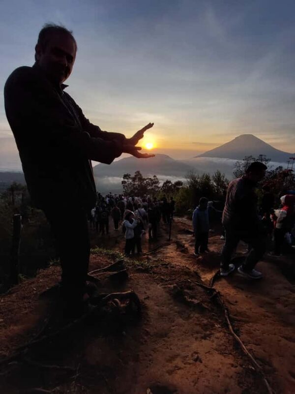 Dieng Plateau Sikunir Golden sunrise trip with guide - Who This Tour Suits Best