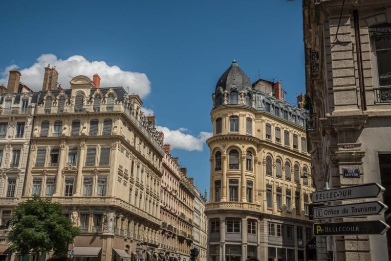 Dijon: Express Walk with a Local in 60 minutes - The Value of a Guided 60-Minute Walk