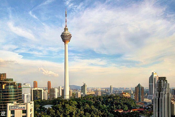 Dine-in at Aras Revolving restaurant Kuala Lumpur(with transfer) - Who Should Consider This Tour?