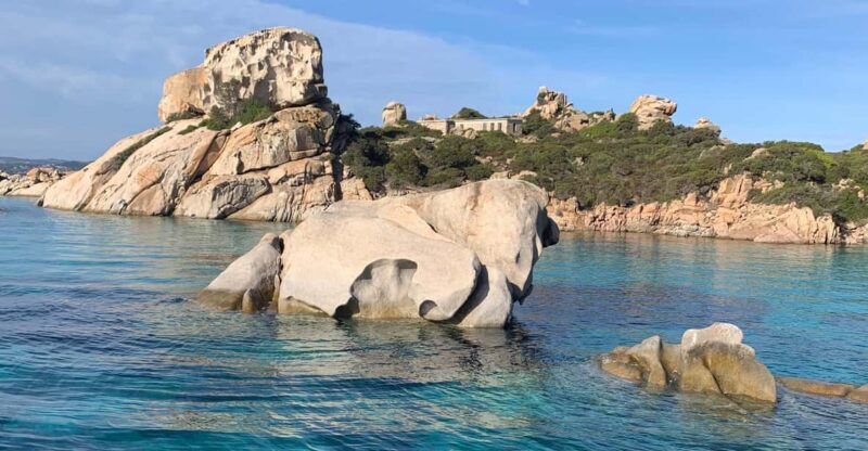 Dinghy rental: La Maddalena Archipelago - The Sum Up