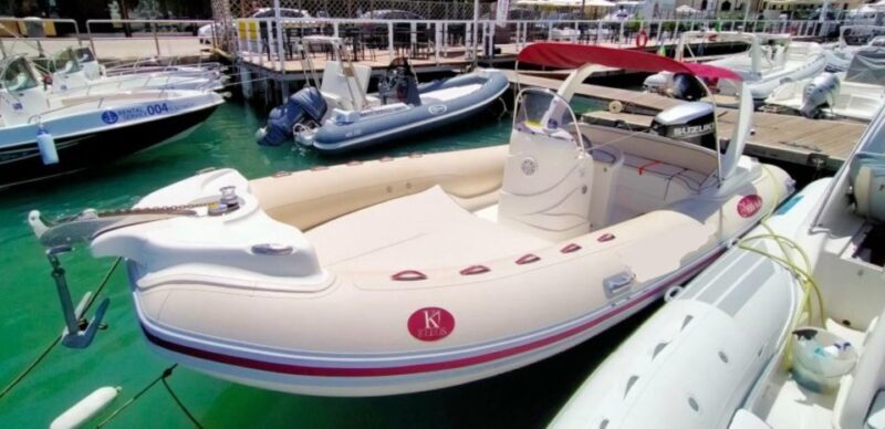 Dinghy rental with nautical license - The Sum Up