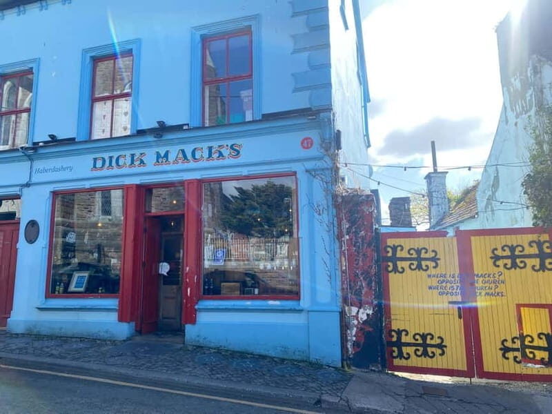 Dingle: Guided Pub Tour with Local Guide - The Middle Pubs: Character and Charm