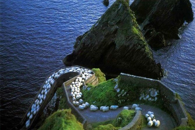 Dingle Peninsula Day Tour from Killarney: Including The Wild Altanic Way - Inch Beach: The Atlantic’s Golden Stretch