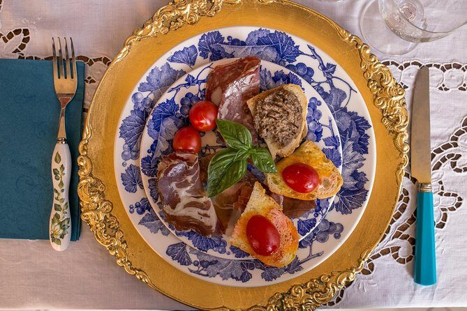 Dining experience at a local's home in Arezzo with show cooking - Who Should Book This?