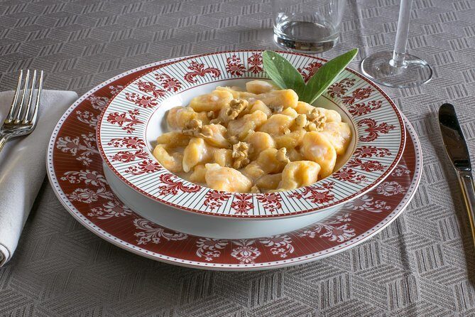 Dining experience at a local's home in Bergamo with show cooking - Who Will Love This Experience?