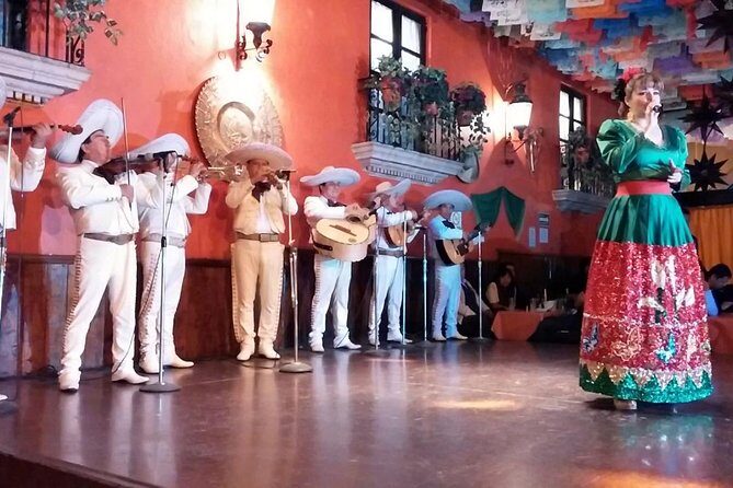 Dinner at a panoramic restaurant and show at Plaza de los Mariachis - FAQ Section