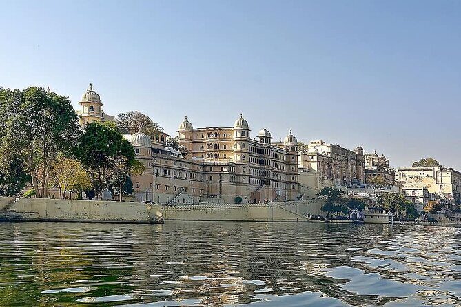 Dinner at Jag Mandir Island with Boat Ride on Lake Pichola - Udaipur - Key Points