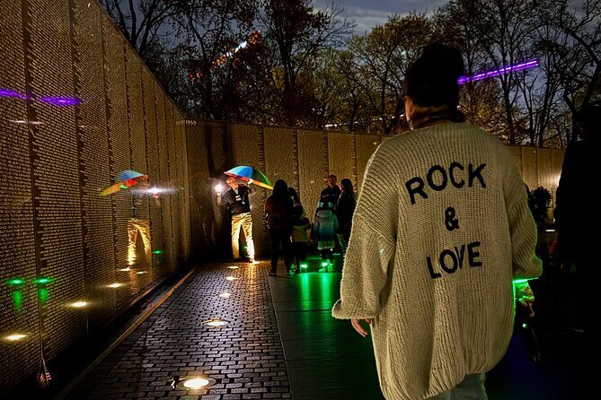 Discounted DC Night Tour With Magic LED- Snacks, LED Bracelets - A Close Look at the Itinerary and What You Can Expect