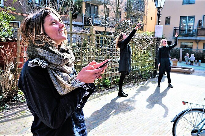 Discover Amsterdam Vondelpark in this Outside Escape city game! - Key Points