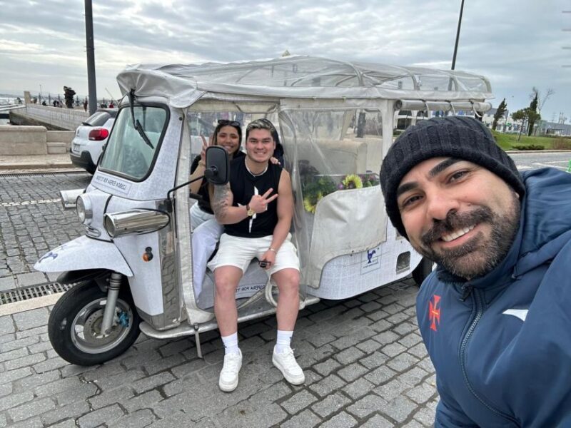 Discover beautiful Lisbon aboard a tuk tuk - Key Points