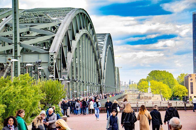 Discover Colognes most Photogenic Spots with a Local - Why This Tour Is a Value for Travelers