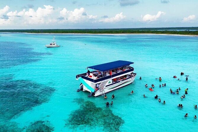 Discover El Cielo and El Cielito Reefs on Amusing Catamarans - An In-Depth Look at the Tour Experience