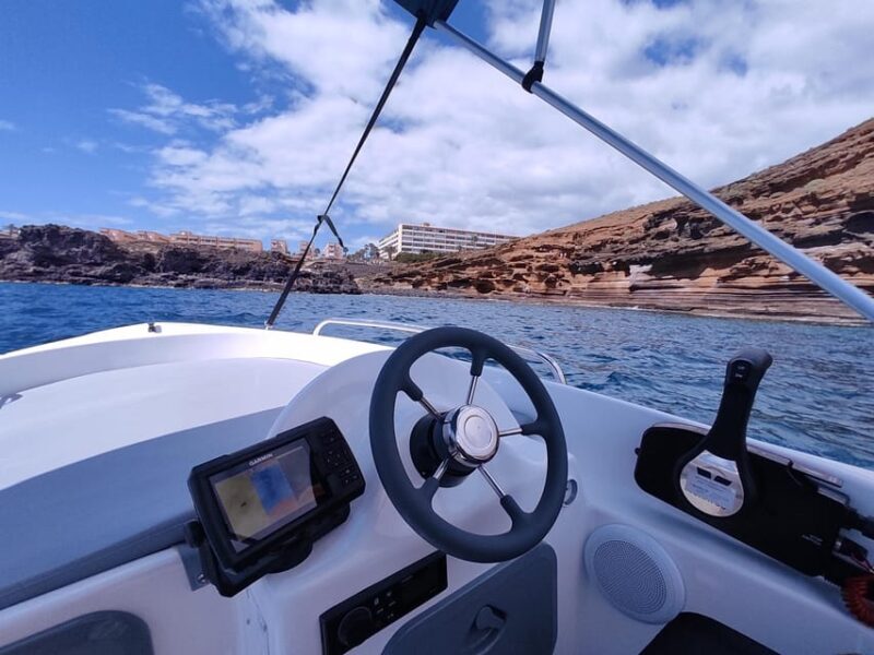 "Discover Freedom: Rent a Boat, No License Required!" - A Practical Look at the Experience