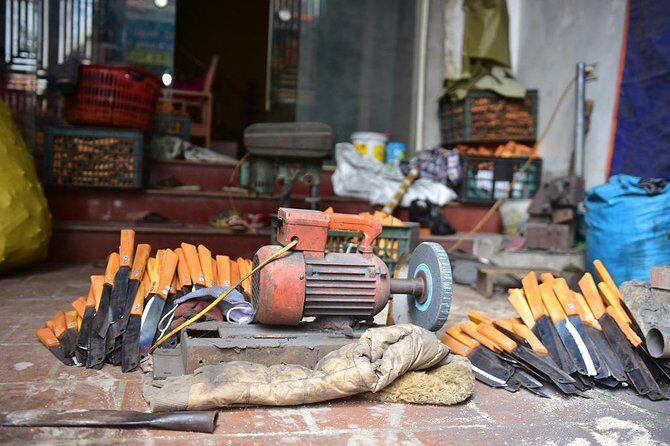 Discover Knife Da Sy Village in local village Hanoi - Who Will Love This Tour?