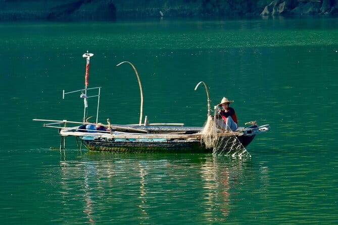 Discover Lan Ha Bay: Full-Day Boat Excursion from Cat Ba Island - Transport, Timing, and Group Size