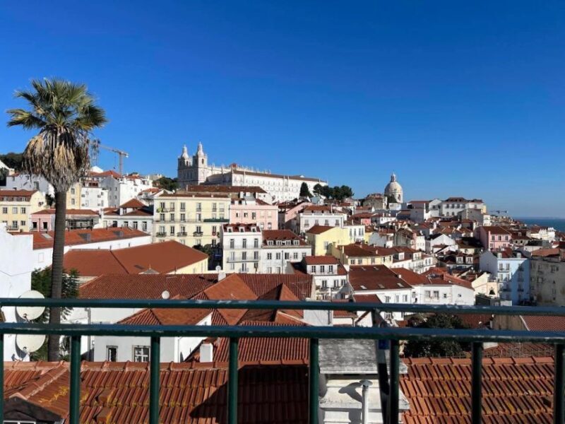 Discover Lisbon 4h Tuk Tuk - Why Choose a Tuk Tuk Tour in Lisbon?