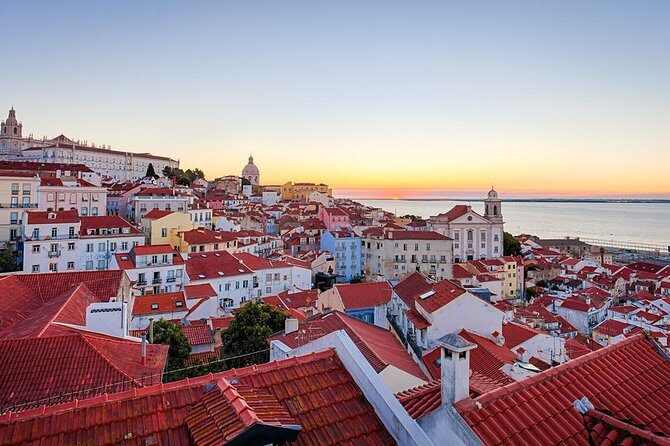 Discover Lisbon by Tuk Tuk Tour - The Pros and Cons