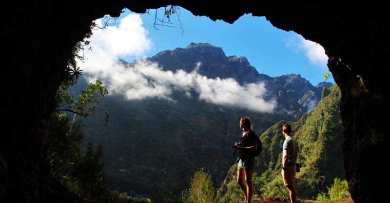 Discover Madeira's idyllic hikes & beauty on foot & wheels! - Key Points