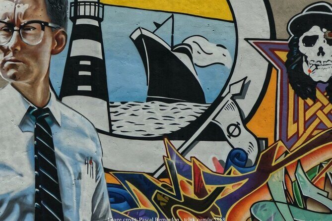 Discover Montreal's Street Art: Private 2-hour Walking Tour - Summing Up