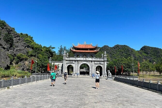 Discover Ninh Binh with a group of 11: Cycling, Lunch & Boat Tour - Exploring the Itinerary in Detail