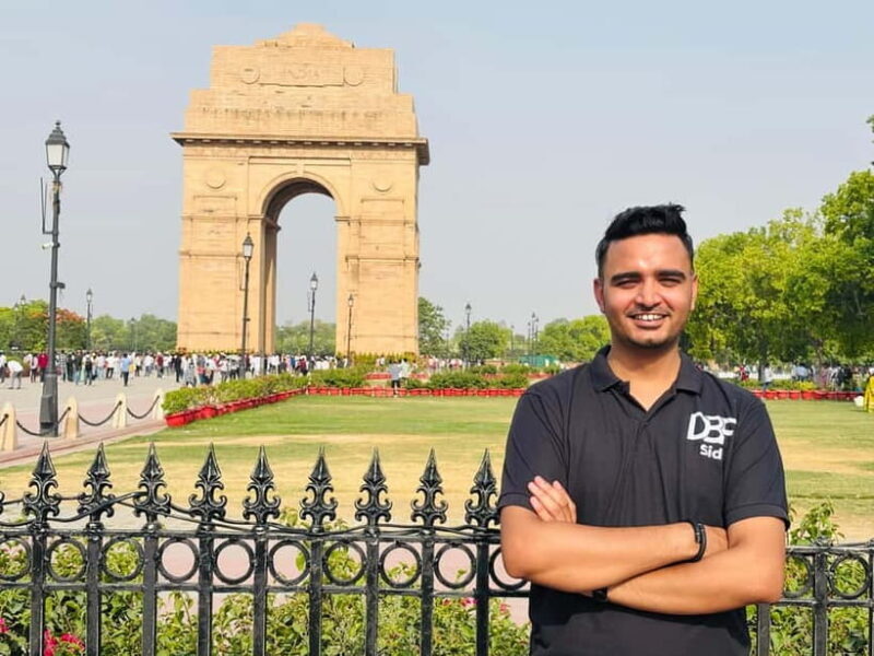 Discover Old & New Delhi: Private Tour with Street Food - Street Food and Culinary Delights