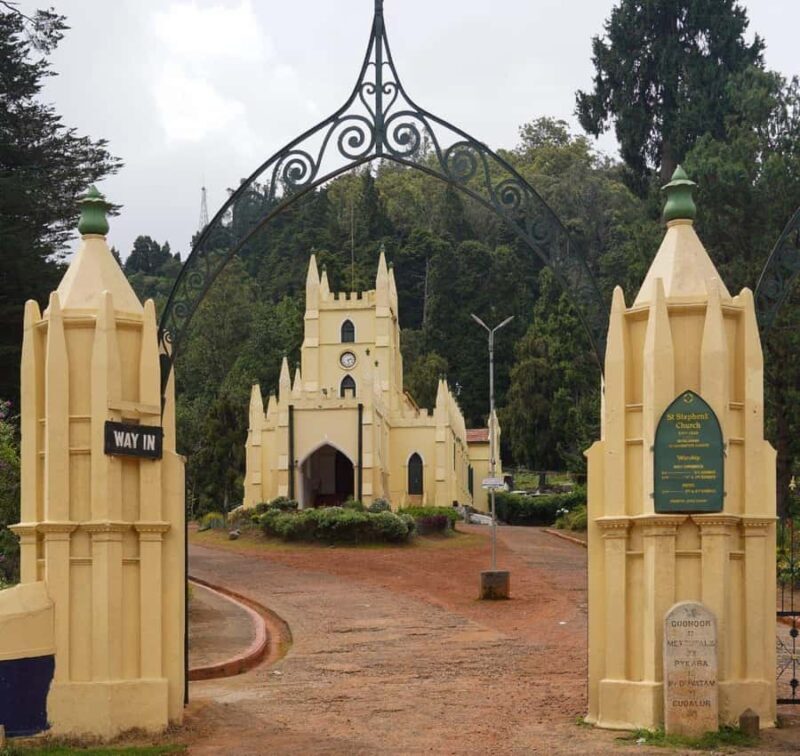 Discover Ooty in a Day  Gardens, Lake & Local Market - Rose Garden and Tea Estates: Fragrant and Flavorful