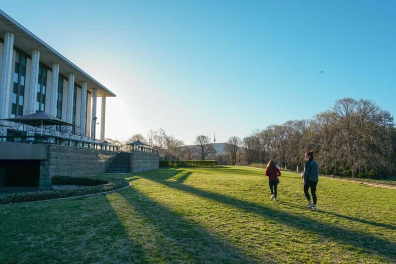 Discover Pearls of Canberra  Private Walking Tour - Breaking Down the Itinerary