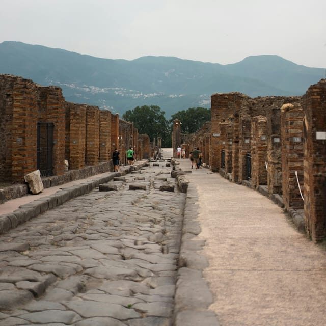 Discover Pompeii: Italian Walking Tour of the Buried City - Whats Included and Whats Not