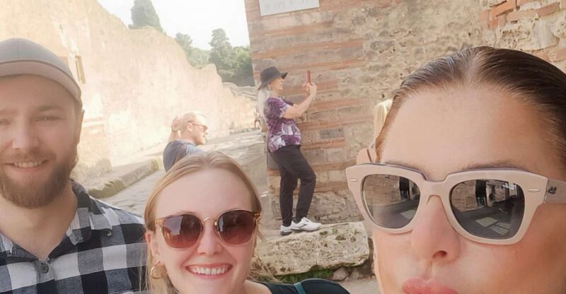 Discover Pompeii with a professional guide for 2hrs - Key Points