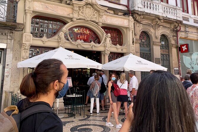 Discover Porto A Private Walking Tour with Authentic Tasting - Authentic Tasting: A Flavorful Finale