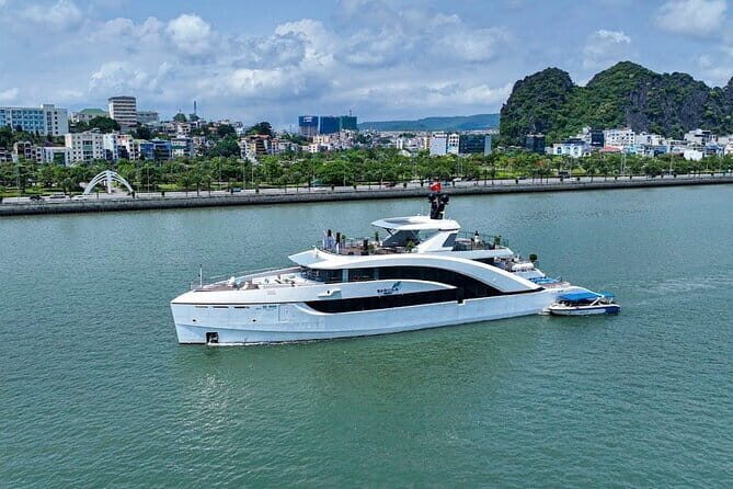 Discover Sung Sot Cave & Titop Island with Halong Saquila Yacht - An In-Depth Look at the Journey